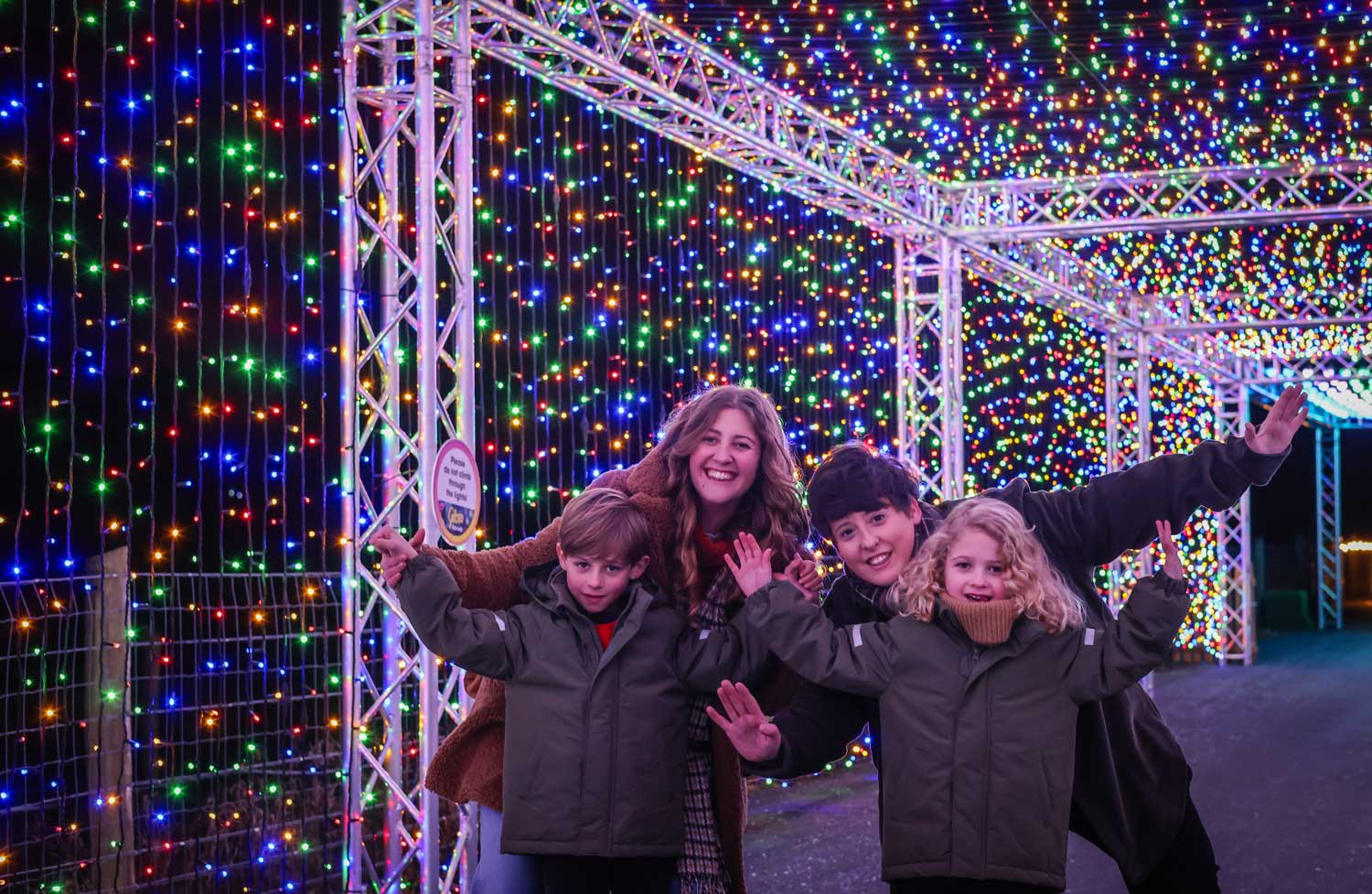 The magic of Glow Marwell returns - Marwell Zoo